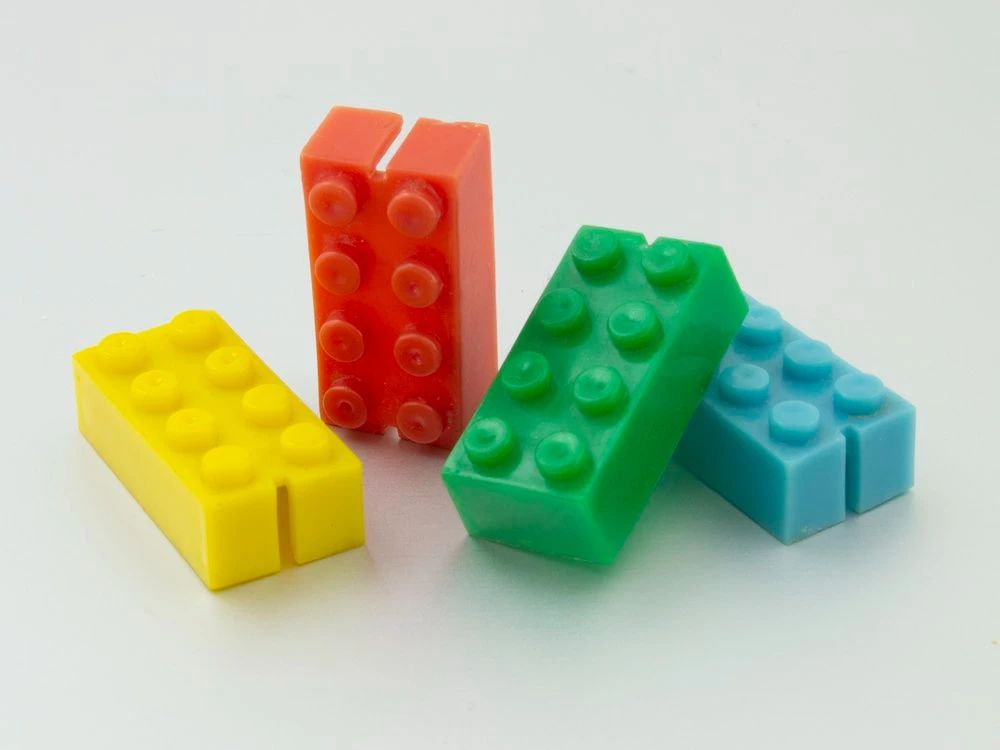 大盘点！乐高积木用了什么塑料？ABS塑料占乐高生产约80%-大厂动态|Chatplas|塑料在线