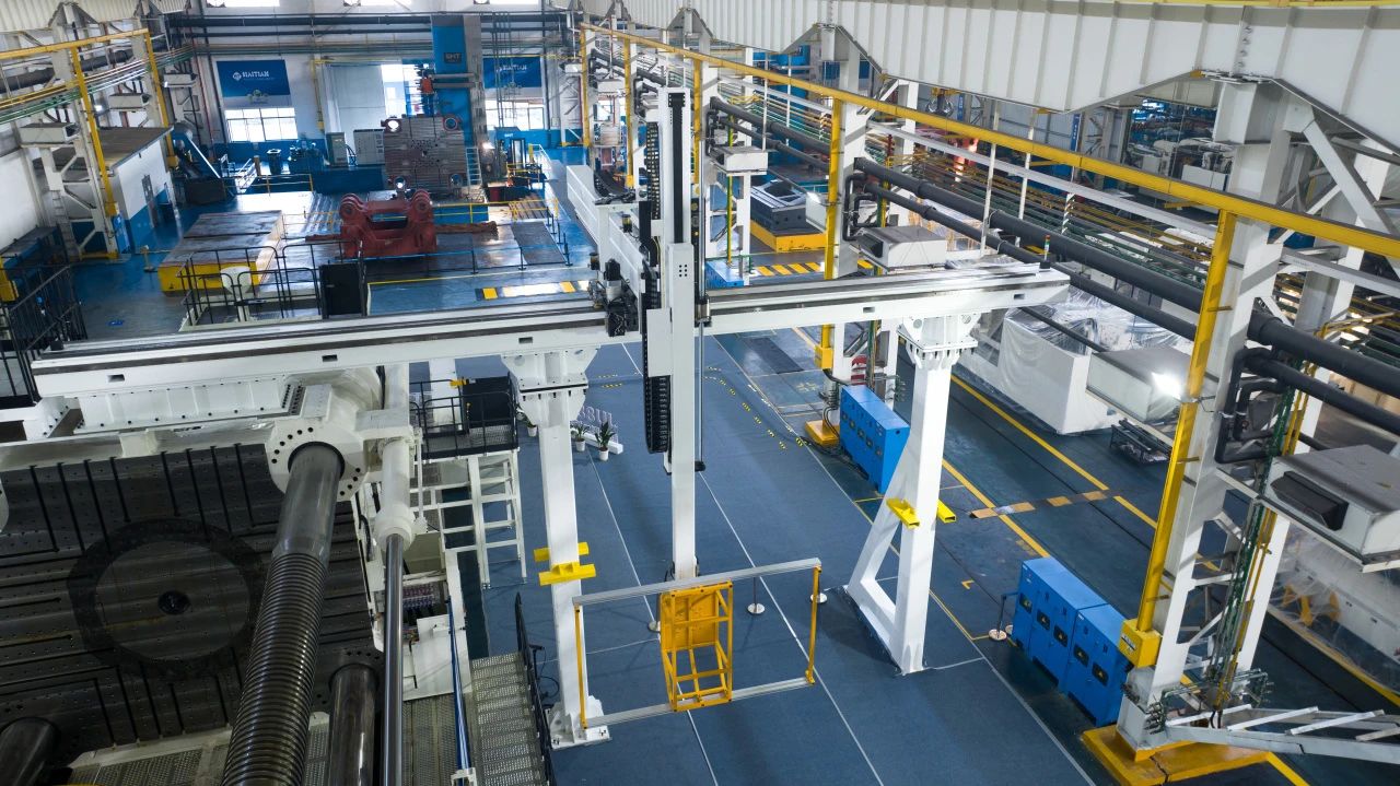 新突破！海天8800T超大型注塑机成功交机！-大厂动态|Chatplas|塑料在线