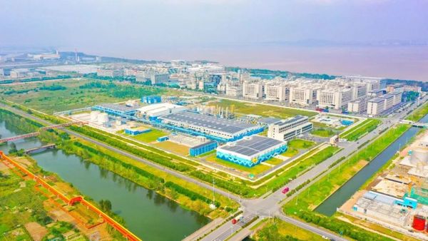 原丝量产，宝万"碳纤维""飞入"大众市场-大厂动态|Chatplas|塑料在线