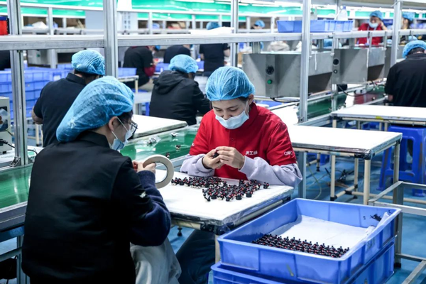 塑梦同行 | 力劲塑机携手“哪吒”IP，点燃Z世代潮玩新浪潮-大厂动态|Chatplas|塑料在线